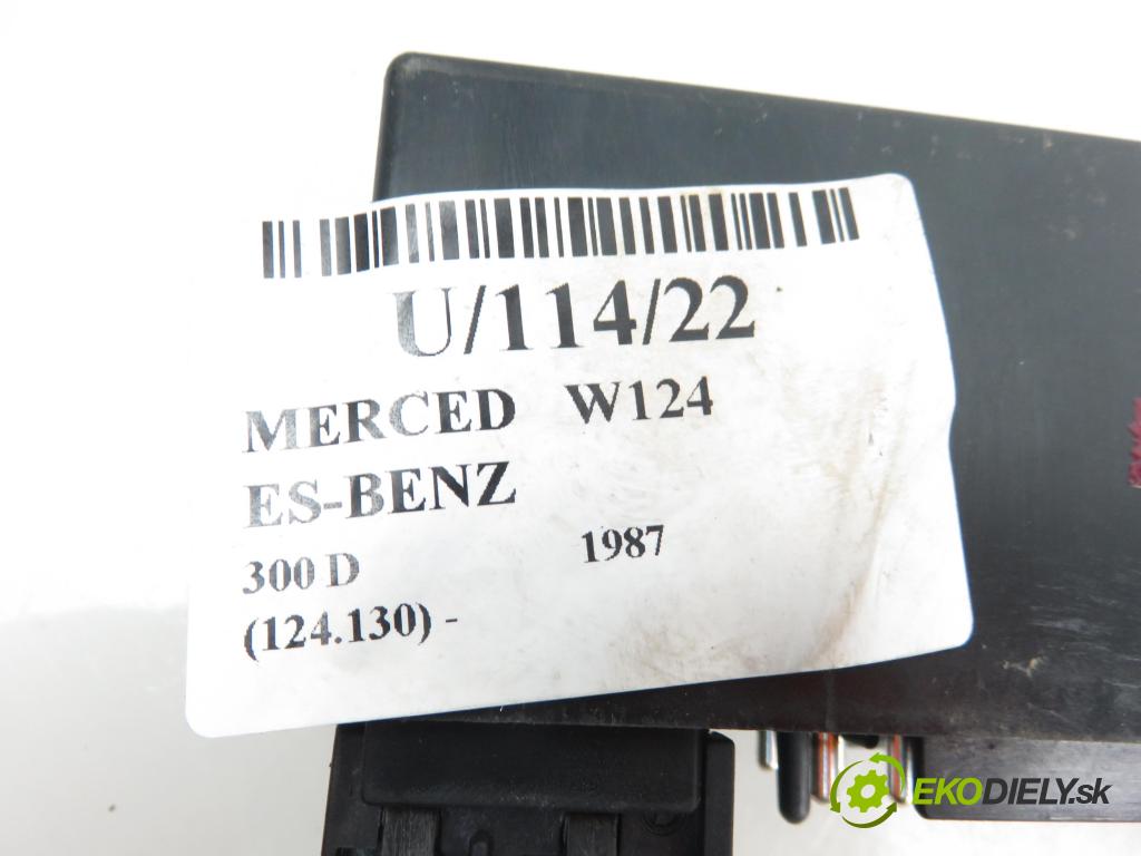 MERCEDES-BENZ Sedan (W124) SEDAN 1987 2996,00 Sterowniki świateł 2996 ...