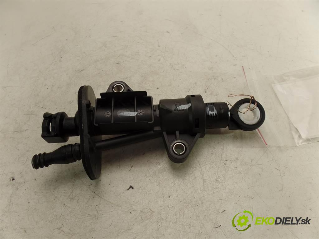 Volkswagen Up 2016 44kW HATCHBACK 5D 1.0B 75KM 11- 1000 spojkový válec ...