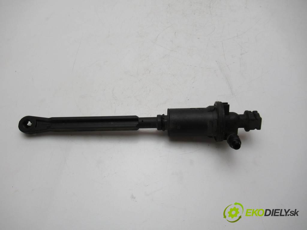 Renault Trafic II 2007 2.0CDTI 114KM 01-14 2000 spojkový válec motorek ...