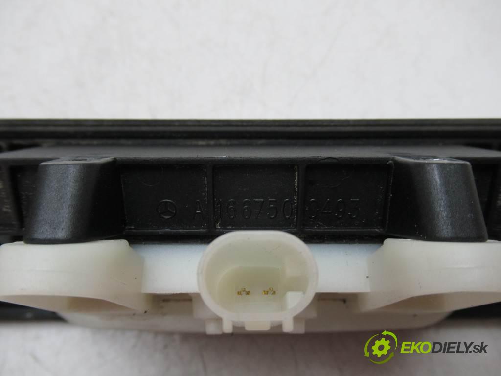 Mercedes-Benz A W176 2015 HATCHBACK 5D 1.6B 102KM 12-18 1600 Kľučka ...