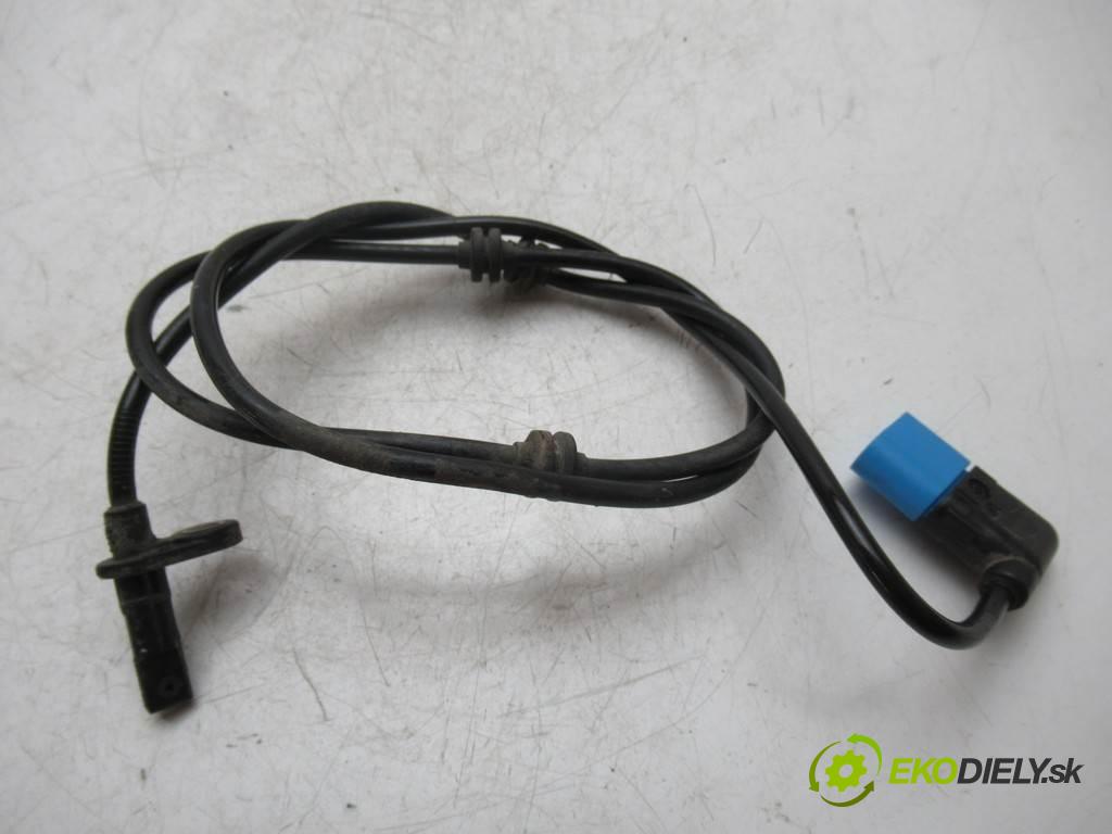 Mercedes-Benz A W176 HATCHBACK 5D 1.6B 102KM 12-18 Snímač ABS zadný ...