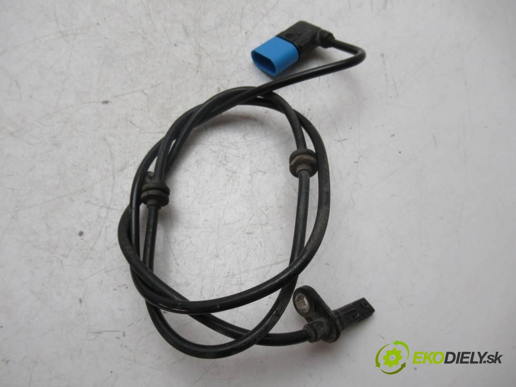 Mercedes-Benz A W176 HATCHBACK 5D 1.6B 102KM 12-18 Snímač ABS zadný ...