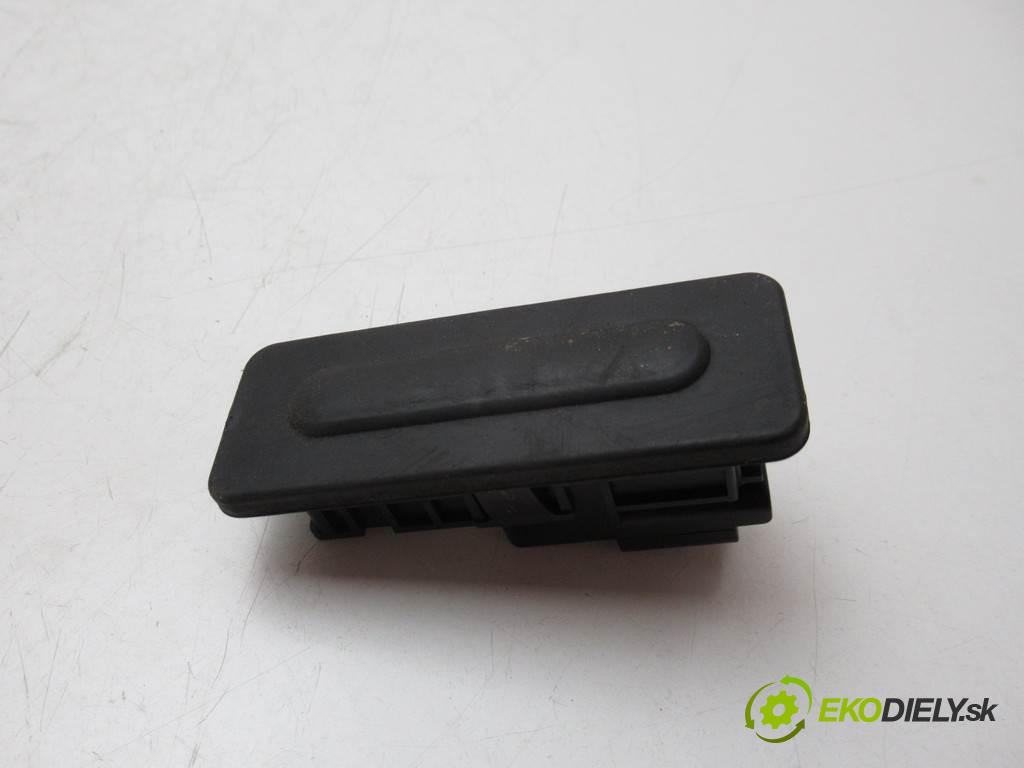 Peugeot 308 II SW 2014 T9 KOMBI 5D 2.0HDI 150KM 13- 1997 klika zadní ...