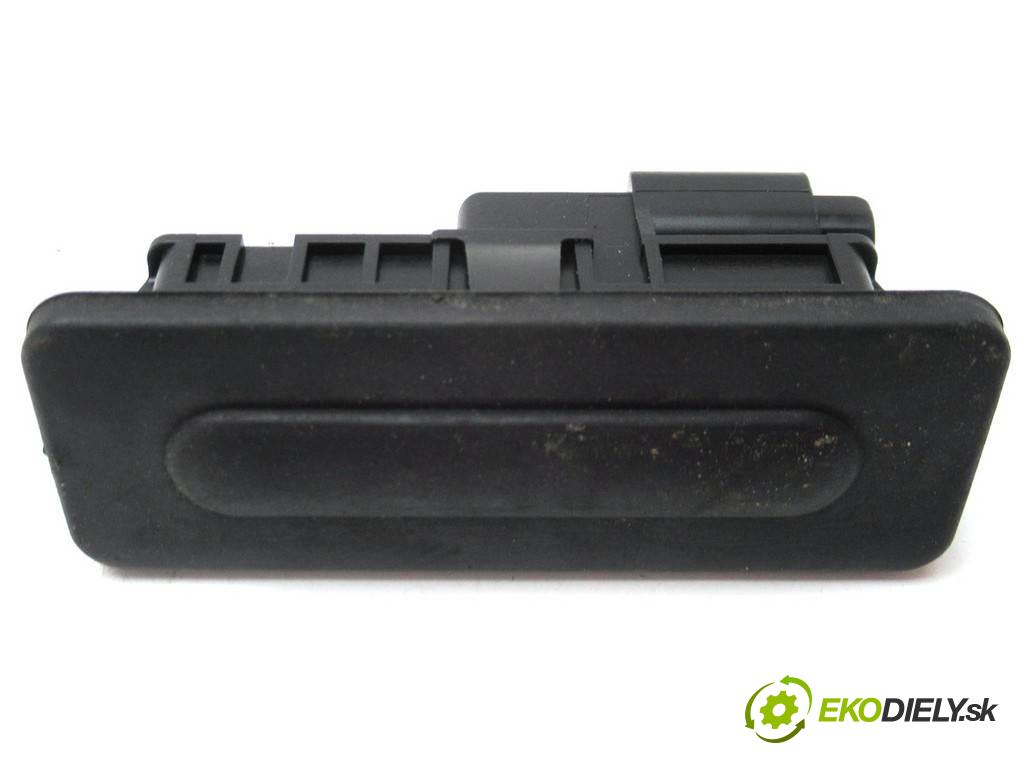 Peugeot 308 II SW 2014 T9 KOMBI 5D 2.0HDI 150KM 13- 1997 Kľučka zadnej ...