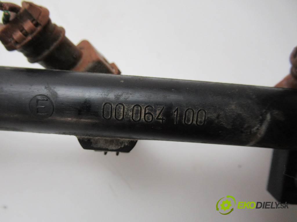 Dacia Duster I LIFT 2015 77KW 4X4 1.6B 105KM 13-18 1600 Lišta ...