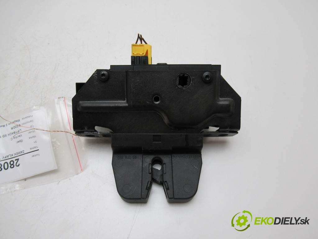 Opel Vectra C 2006 103 kW LIFTBACK 5D 1.8B 140KM 02-08 1800 zámok dveří ...