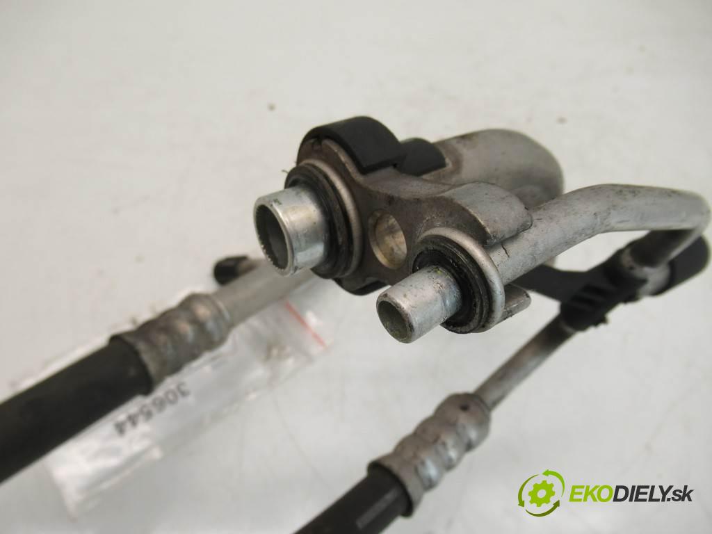 Fiat Croma 2005 108 kW KOMBI 5D 2.2B 147KM 05-11 2200 rúrka klimatizace ...