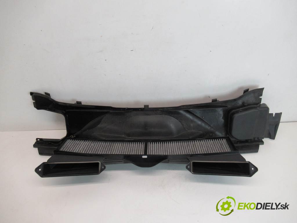 BMW X1 E84 2012 135KW 2.0D 184KM 09-15 1995 Torpédo, plast pod čelné ...