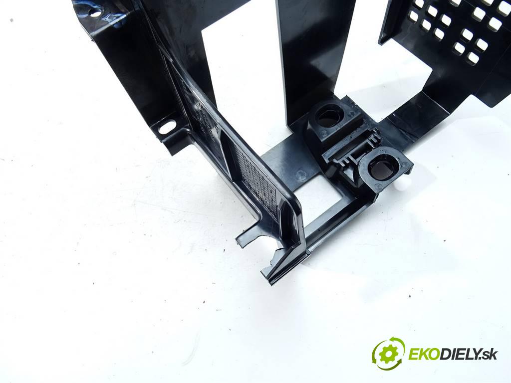 Volkswagen Passat B5 . rámeček radia 2DIN 3B0858757 | EkoDily.cz