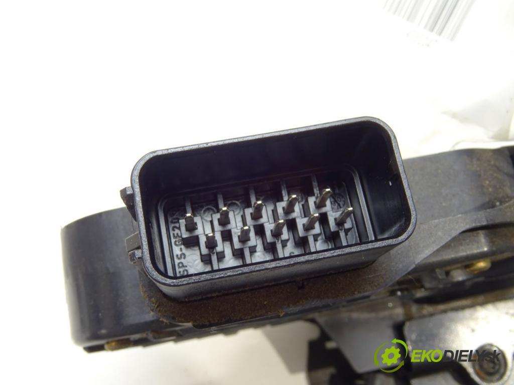 VOLVO V50 (545) 2003 - 2012 2.0 CDI 98 kW [133 KM] olej napędowy 2003 ...