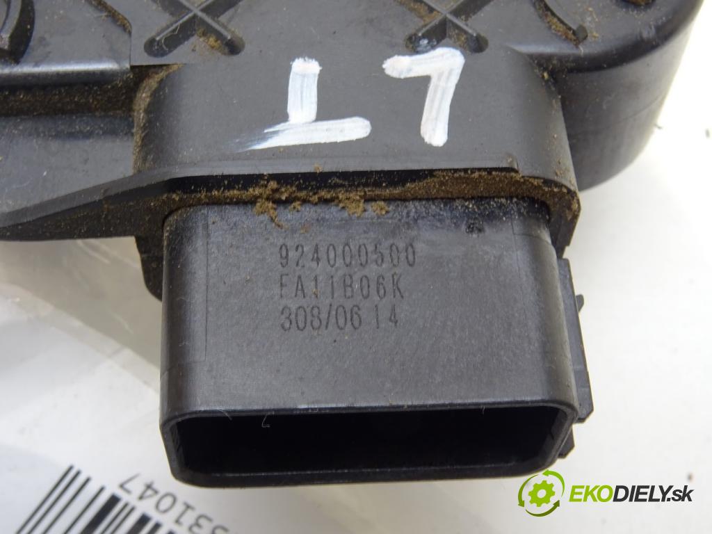 VOLVO V50 (545) 2003 - 2012 2.0 CDI 98 kW [133 KM] olej napędowy 2003 ...