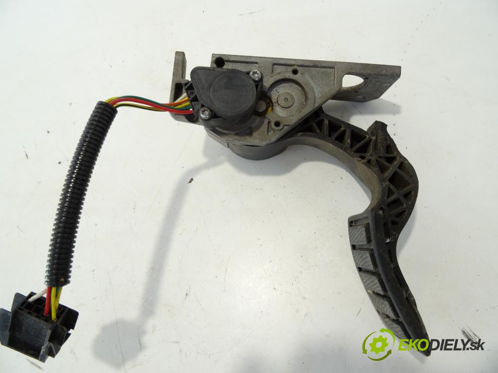 VOLVO FL6 1985 - 2000 FL 608 pedal plynového pedálu 21116880 | EkoDily.cz