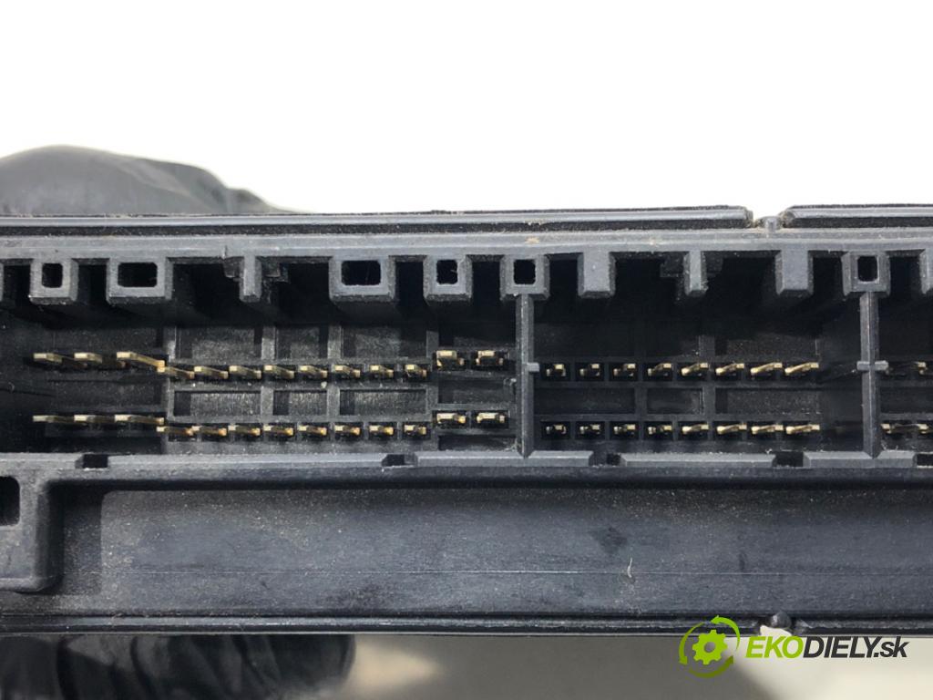 HYUNDAI SANTA FÉ I (SM) 2000 - 2006 2.0 99 kW [135 KM] benzyna 2001 ...