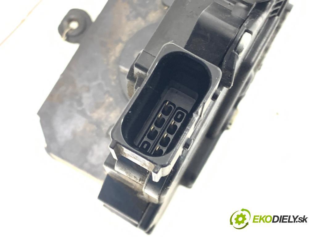 OPEL CORSA D liftback 2009 59 kW 1.2 (L08, L68) 1229 zámok dveře levý ...