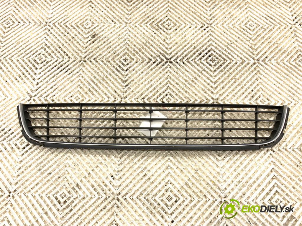 VW GOLF VI liftback 2011 63 kW 1.2 TSI 1197 mří nárazníka přední část ...