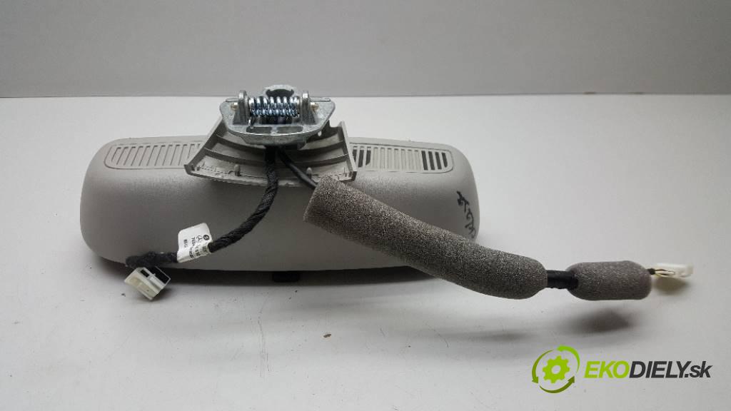 MERCEDES-BENZ C220 CDI W204 2007 136 kW W204 2148 Spätné zrkadlo ...