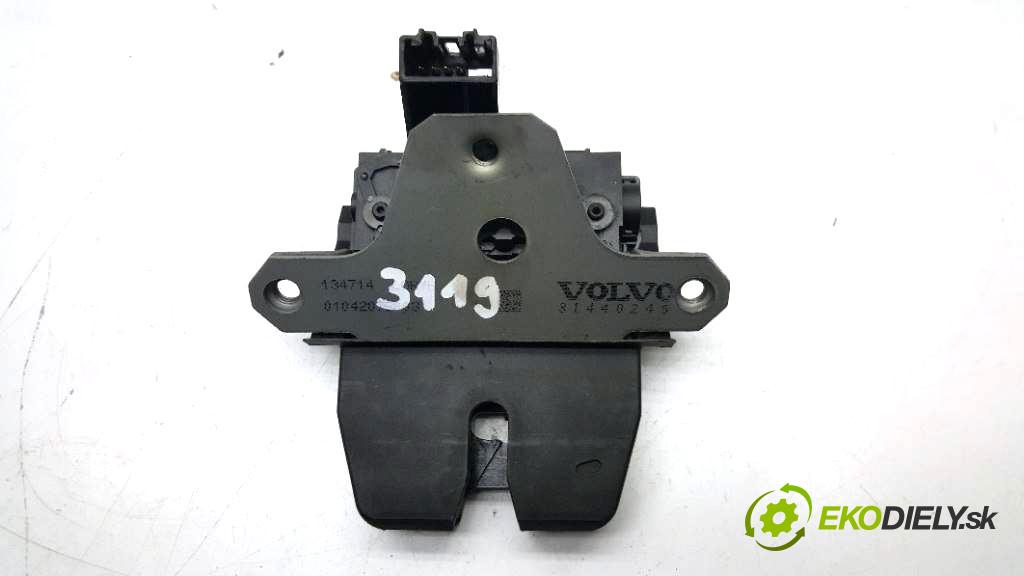 VOLVO V 40 D4 2014 190 kW D4 1969 zámok dveří zadní část 31440245 ...