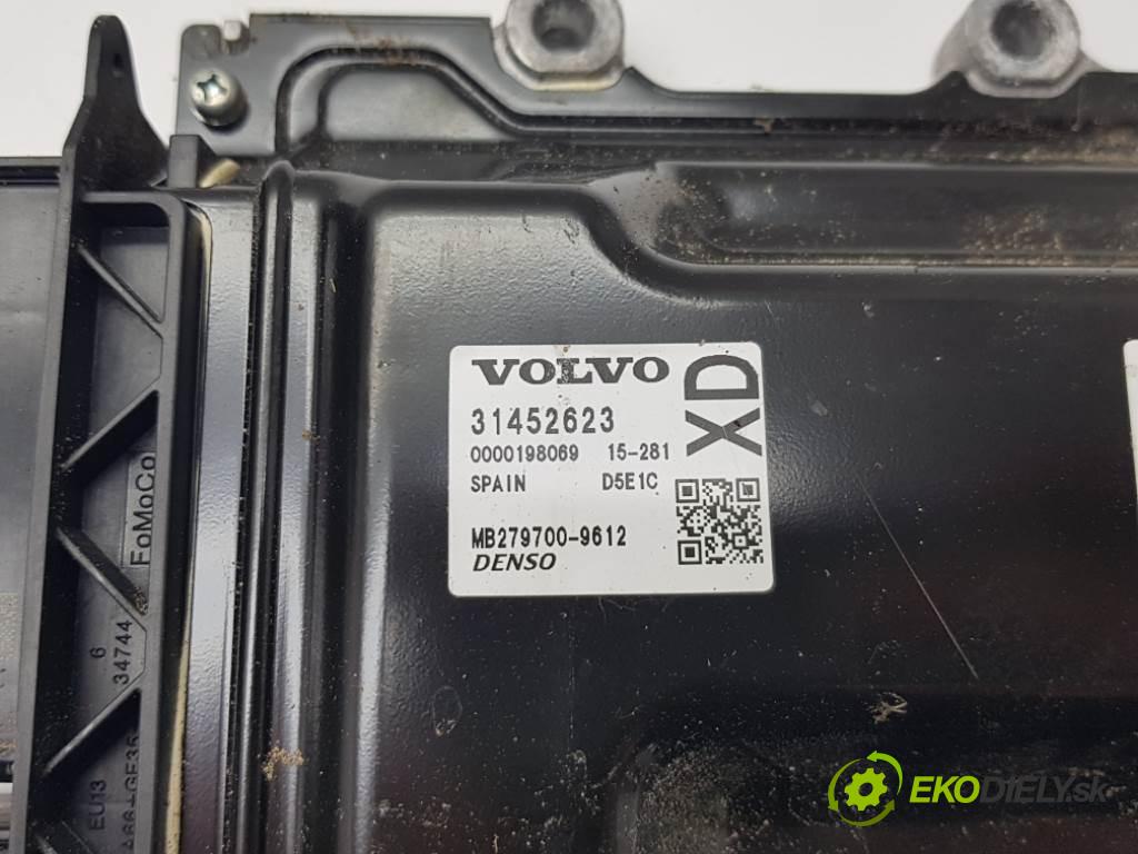 VOLVO V40 II 2015 120 kW II 1969 řídící jednotka motora 31452623 ...