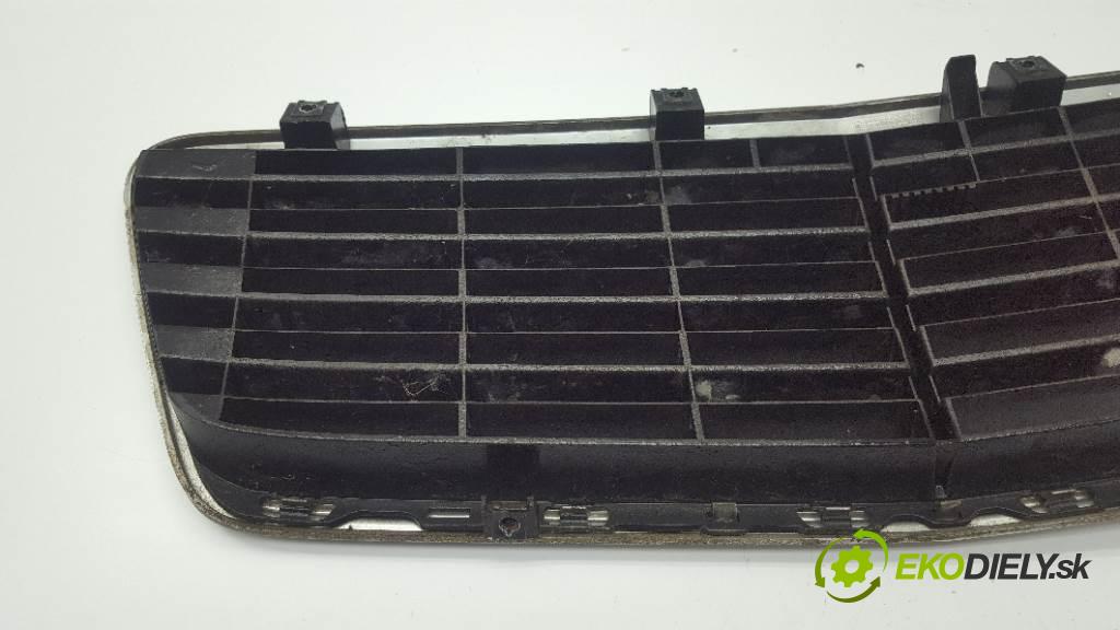 MERCEDES-BENZ W210 W208 mřížka maska 2088800085 (Mřížky (masky ...