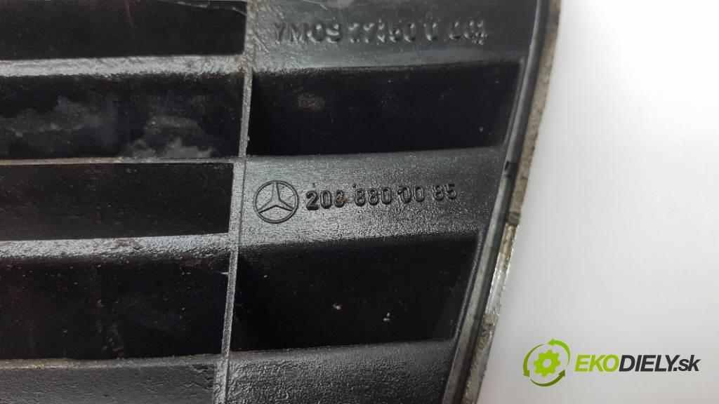 MERCEDES-BENZ W210 W208 mřížka maska 2088800085 (Mřížky (masky ...