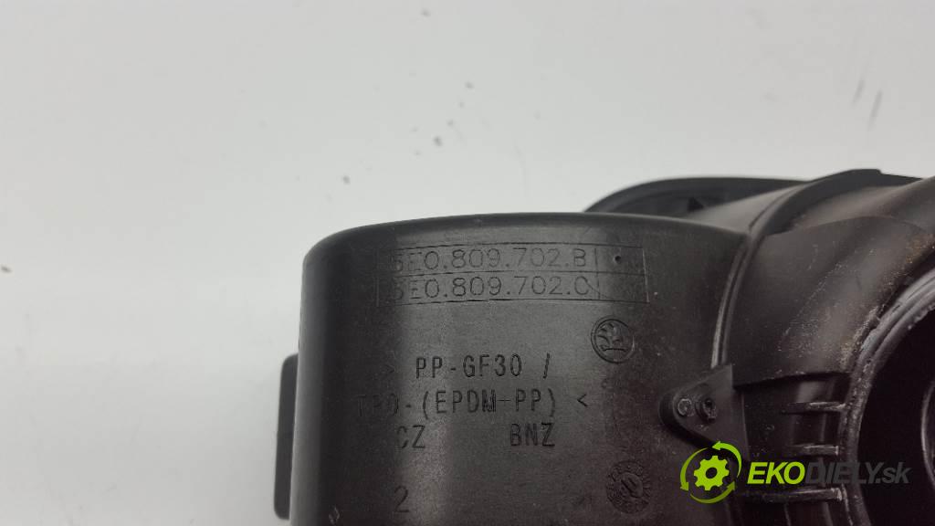 SKODA OCTAVIA III III 2018 85kw III 1598 dvířka nádrže paliva ...