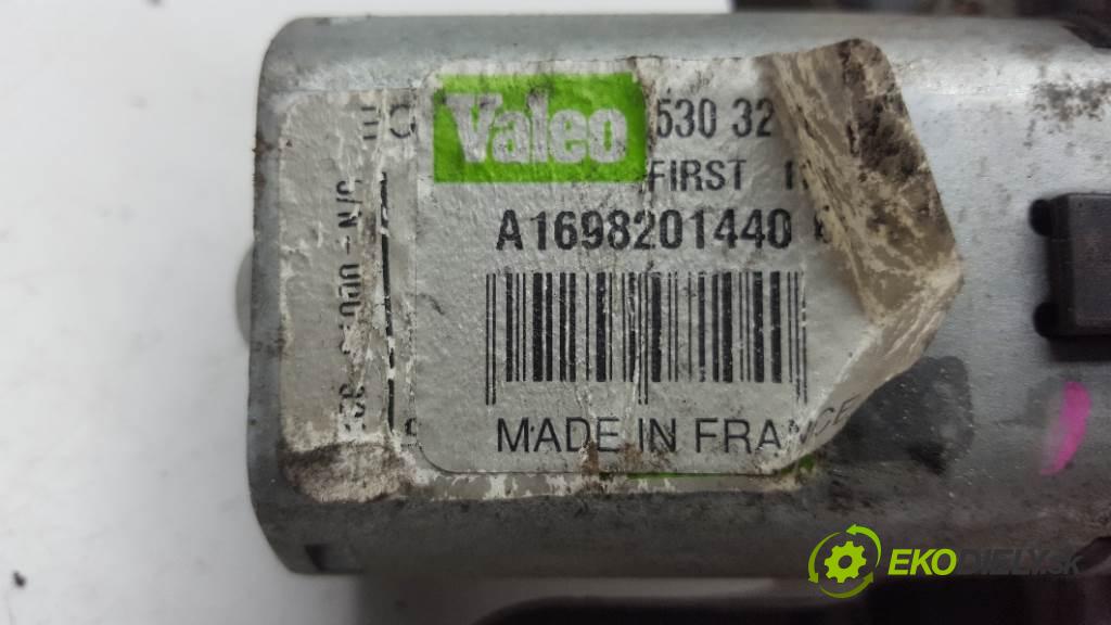 MERCEDES-BENZ B180 CDI W245 2005 80kw W245 1992 motorek stěračů zadní ...