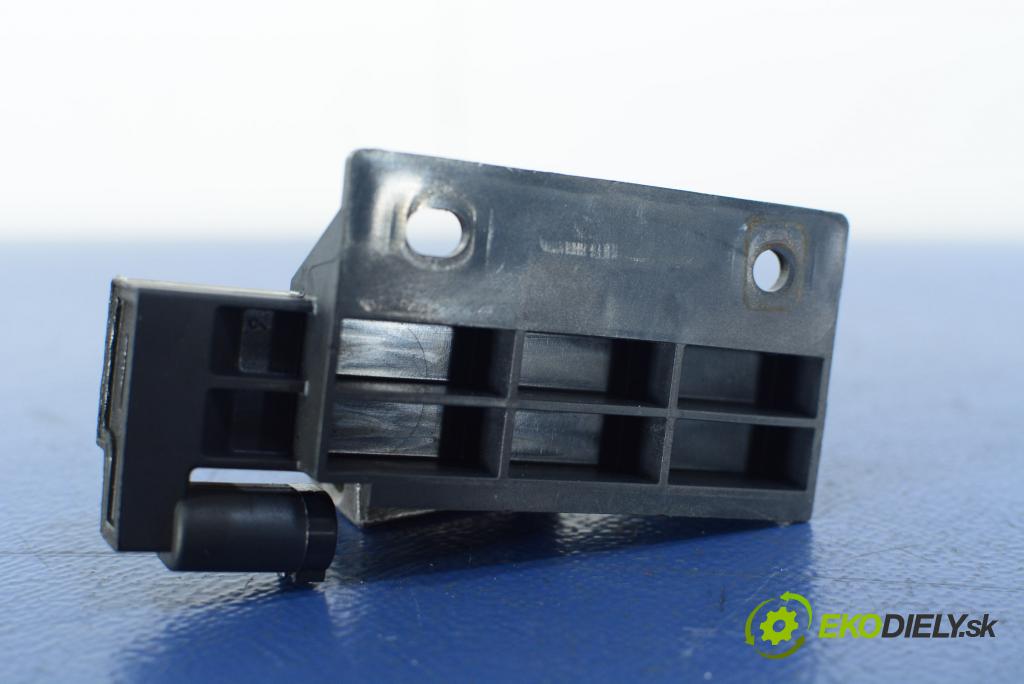 Jeep Grand Cherokee 2014 Antena 68068148AA | EkoDily.cz