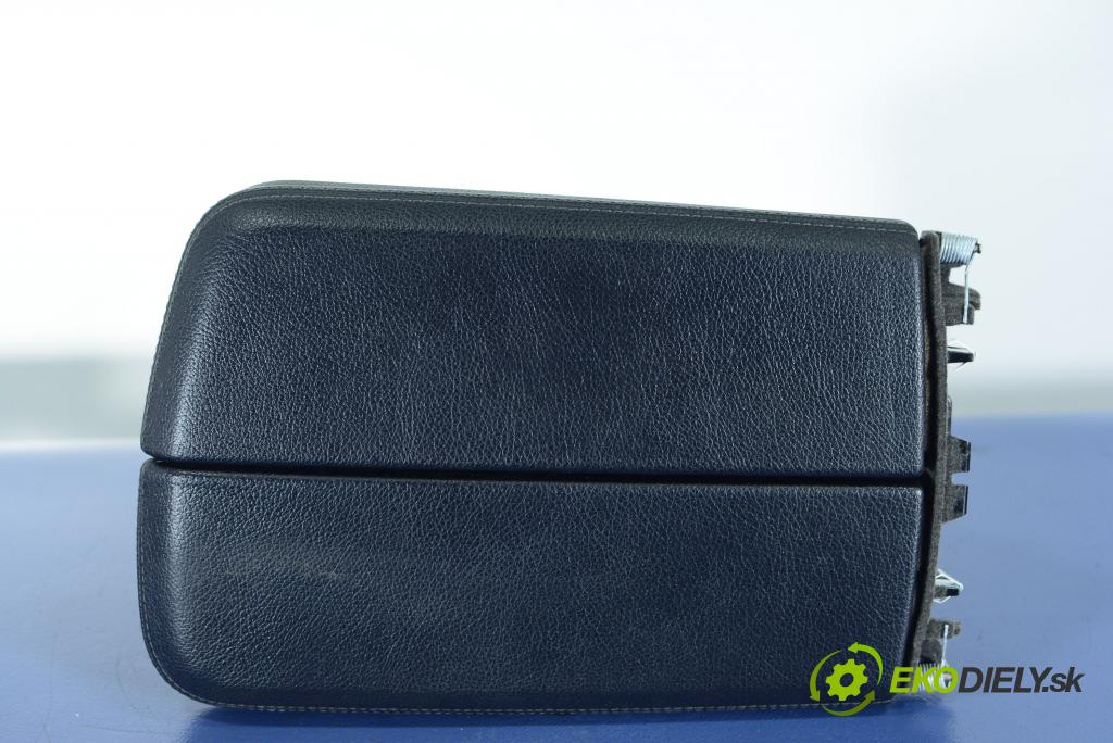 Mercedes Gle 2018 loketní opěrka A1728202000 | EkoDily.cz