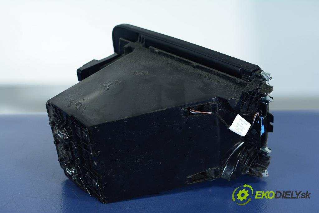 Mercedes Gle 2018 loketní opěrka A1728202000 | EkoDily.cz