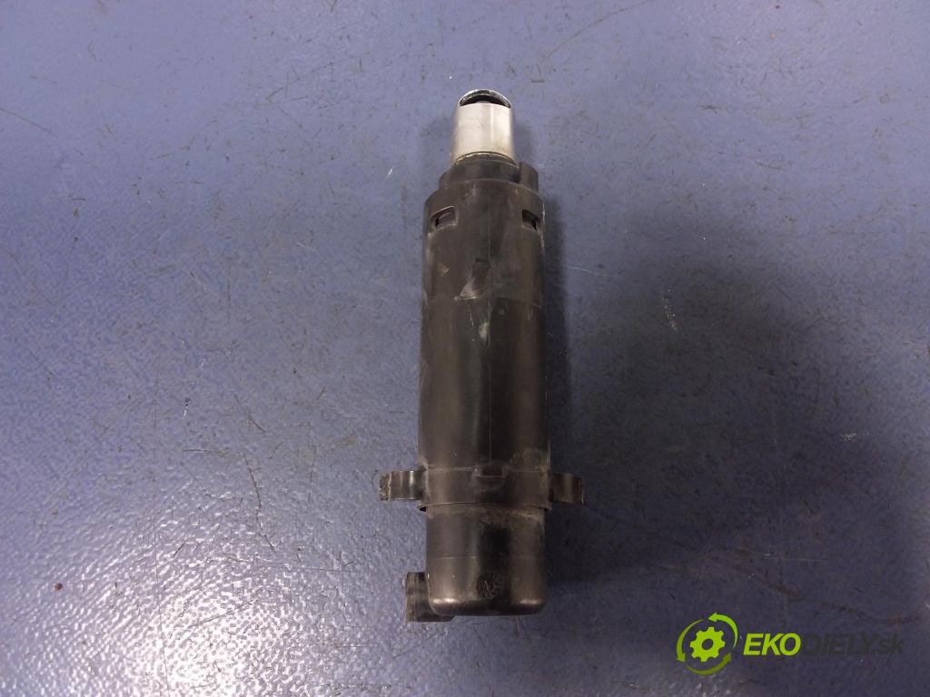 Porsche Panamera 2010 ostřikovač 97062813300 | EkoDily.cz