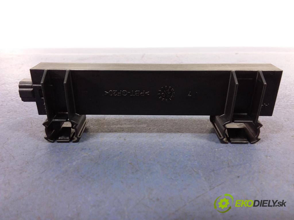 Skoda Octavia 2020 Antena 5WA962132 | EkoDily.cz