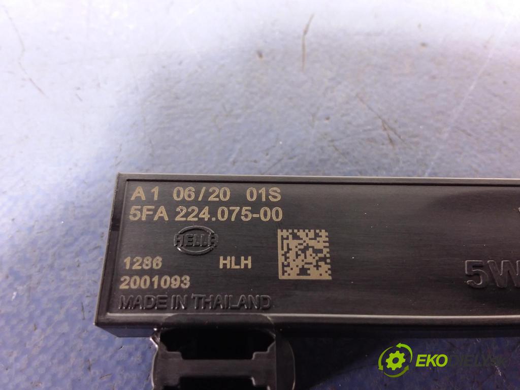 Skoda Octavia 2020 Antena 5WA962132 | EkoDily.cz