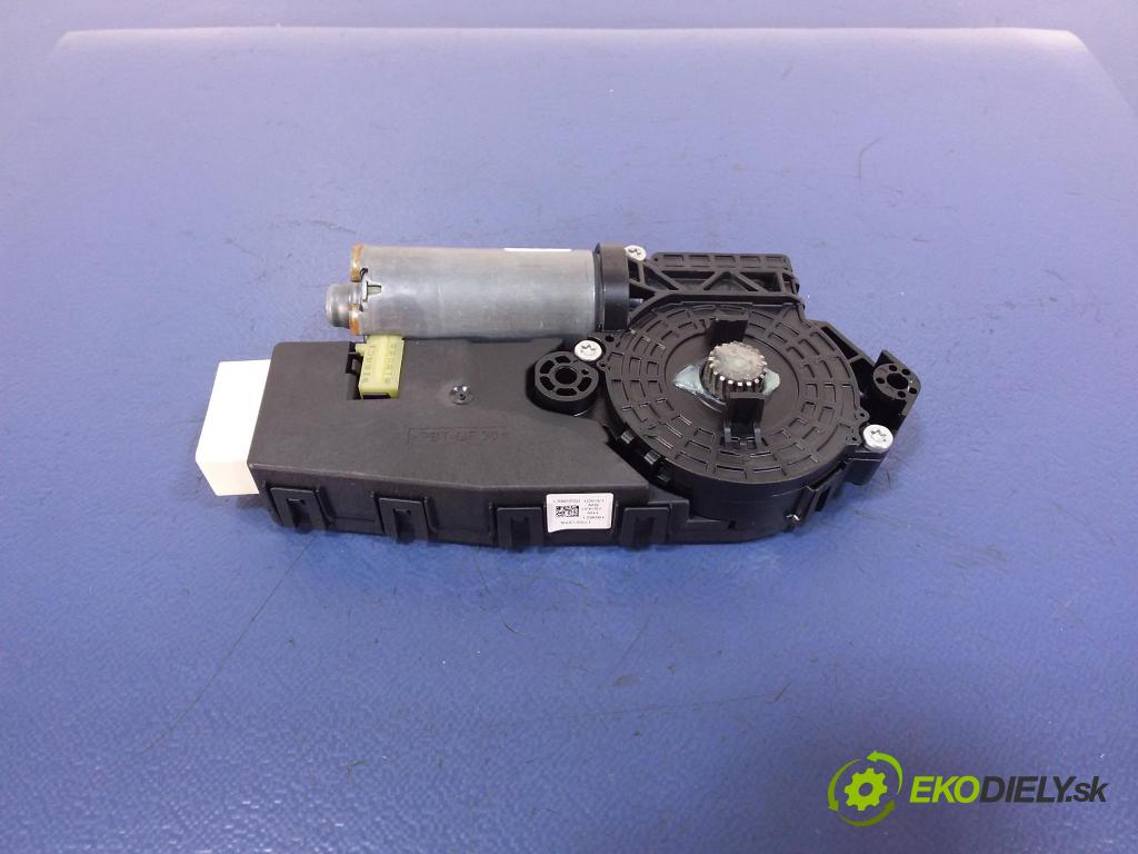 Mercedes Cla 2018 Střešní okno: A1769003304 | EkoDily.cz