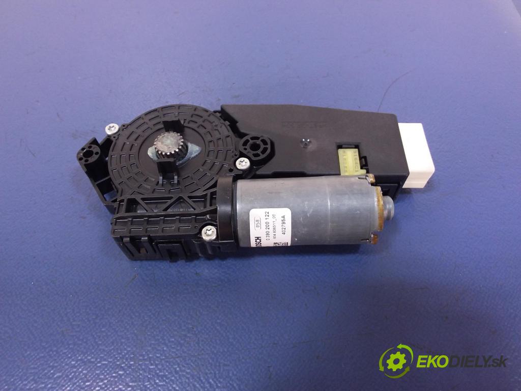 Mercedes Cla 2018 Střešní okno: A1769003304 | EkoDily.cz