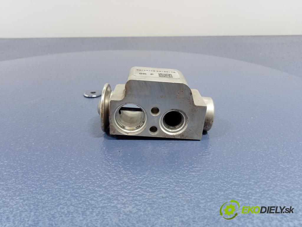 Porsche Cayenne 2013 Ventil: Ohřívače 7P0820679A | EkoDily.cz