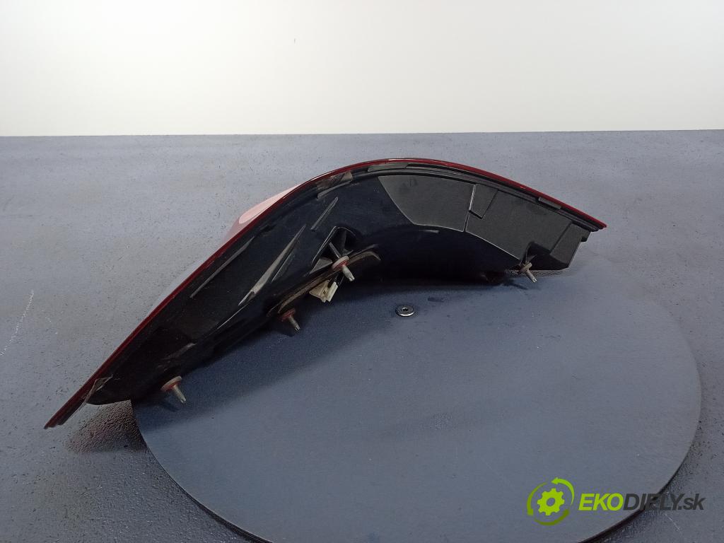 Mercedes S-klasa 2019 světlo Vy Práva: Mimo A2229067004 | EkoDily.cz