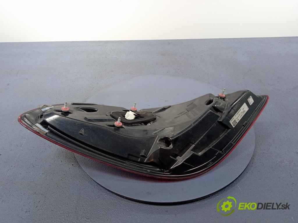 Mercedes S-klasa 2019 světlo Vy Práva: Mimo A2229067004 | EkoDily.cz