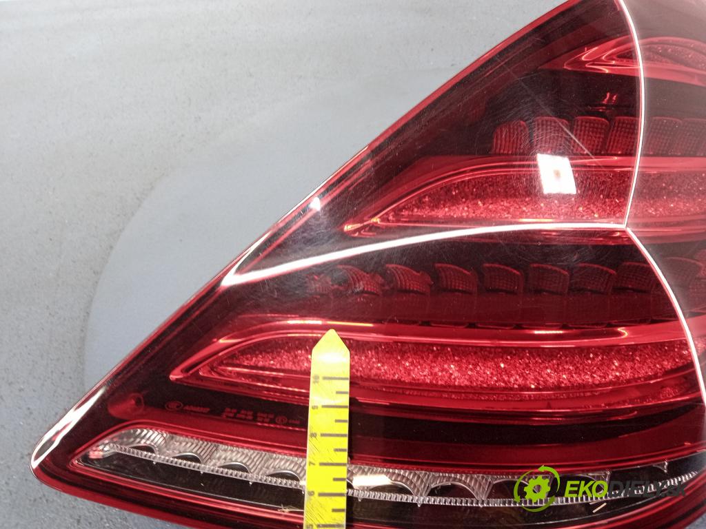 Mercedes S-klasa 2019 světlo Vy Práva: Mimo A2229067004 | EkoDily.cz